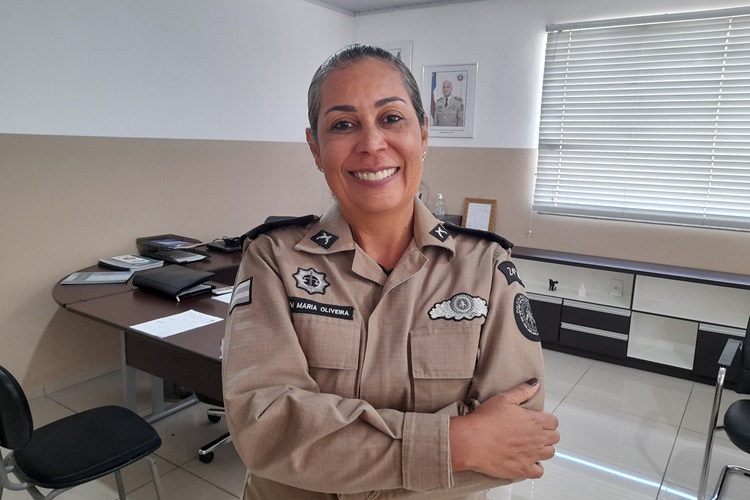 Major Maria Oliveira é recepcionada no quadro de oficiais do 24º BPM em ...